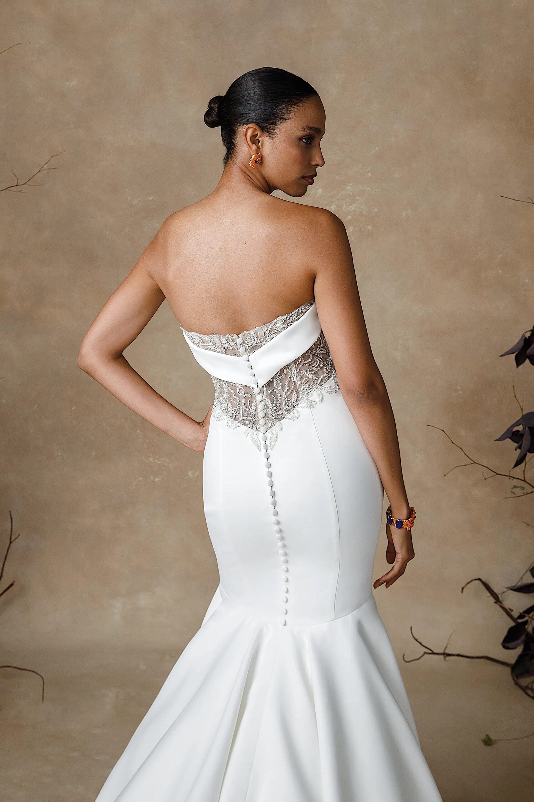 B22406 - Diva Bridal Boutique