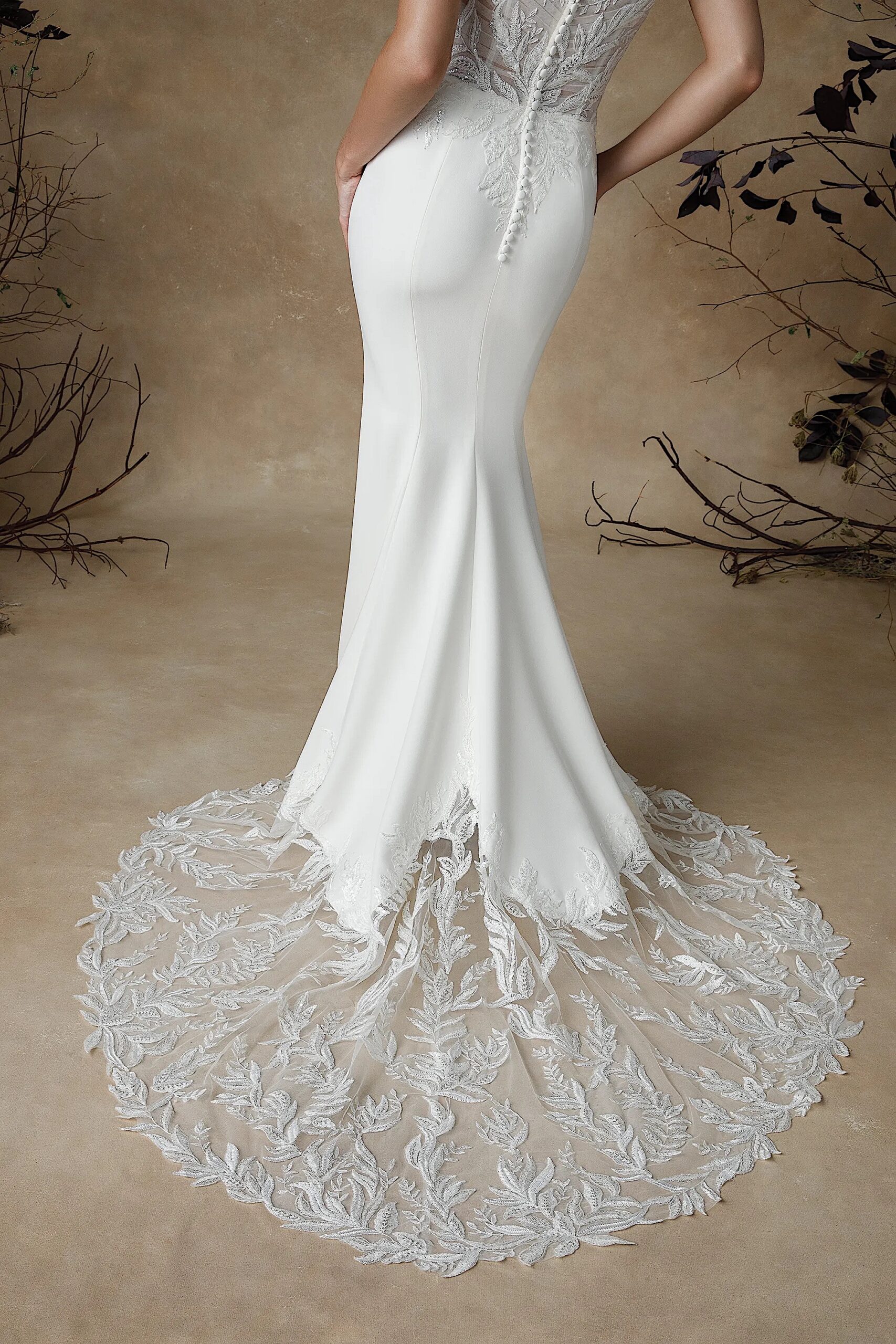 B22407 - Diva Bridal Boutique