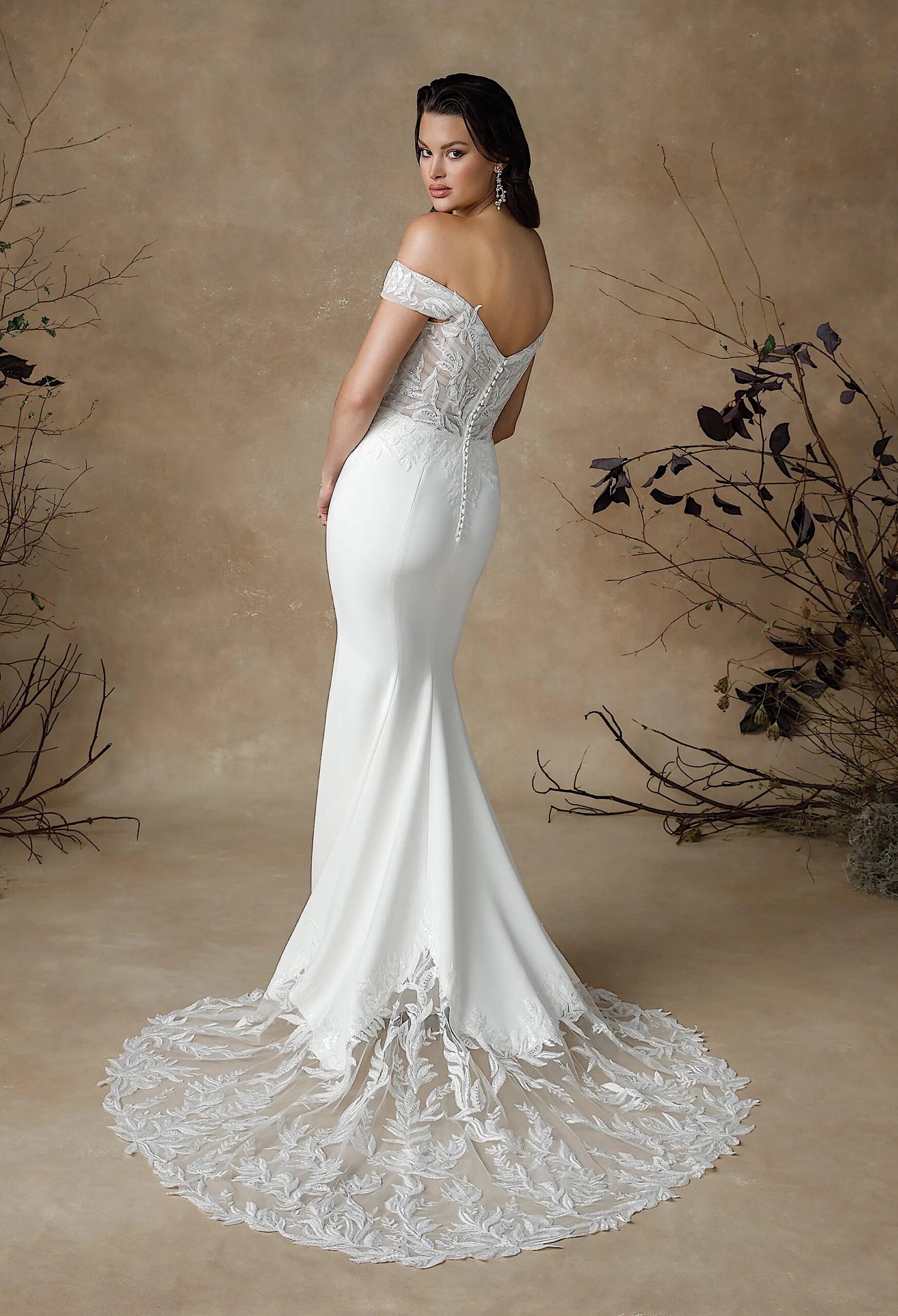 B22407 - Diva Bridal Boutique