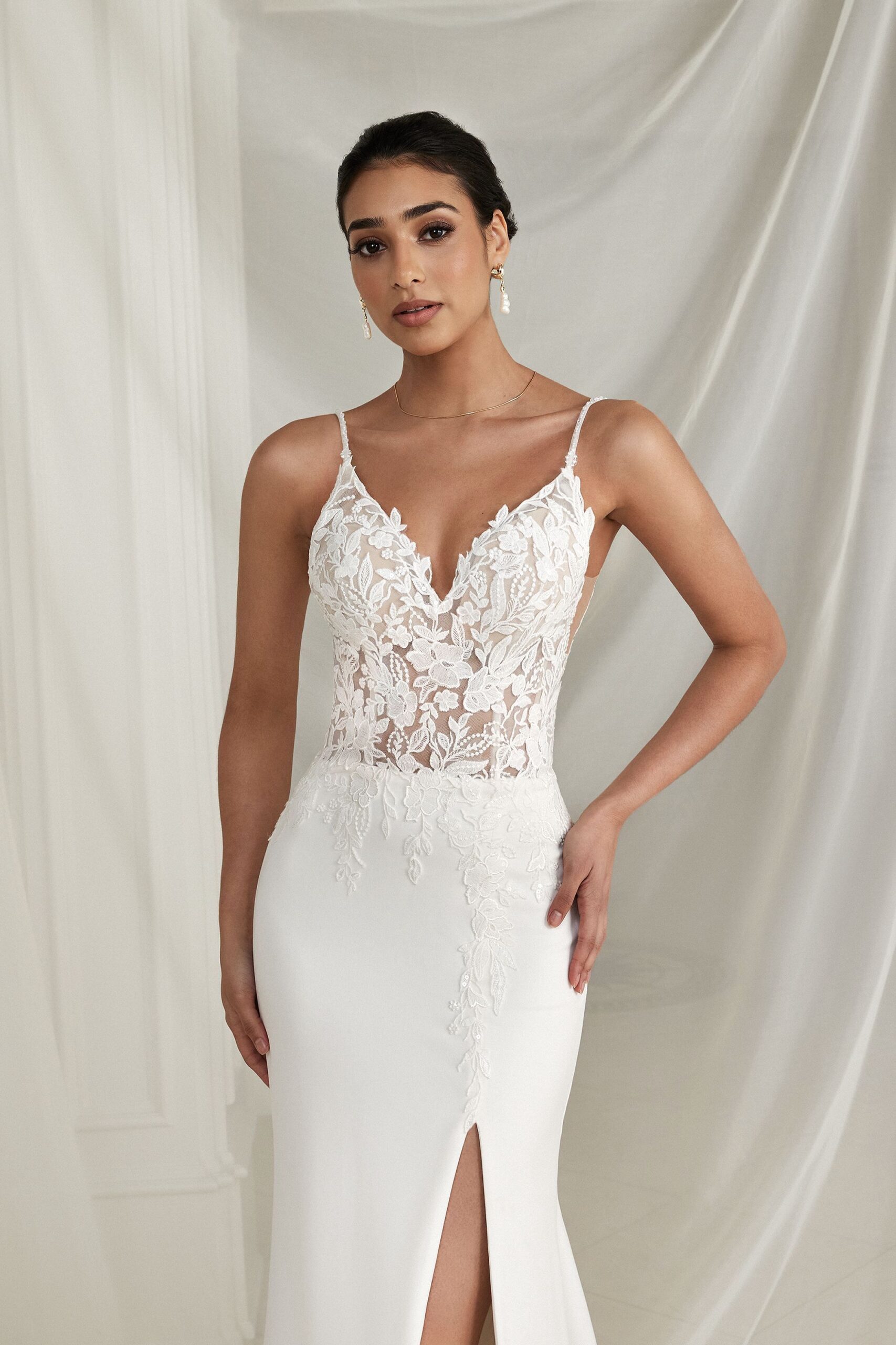 B12307 - Diva Bridal Boutique