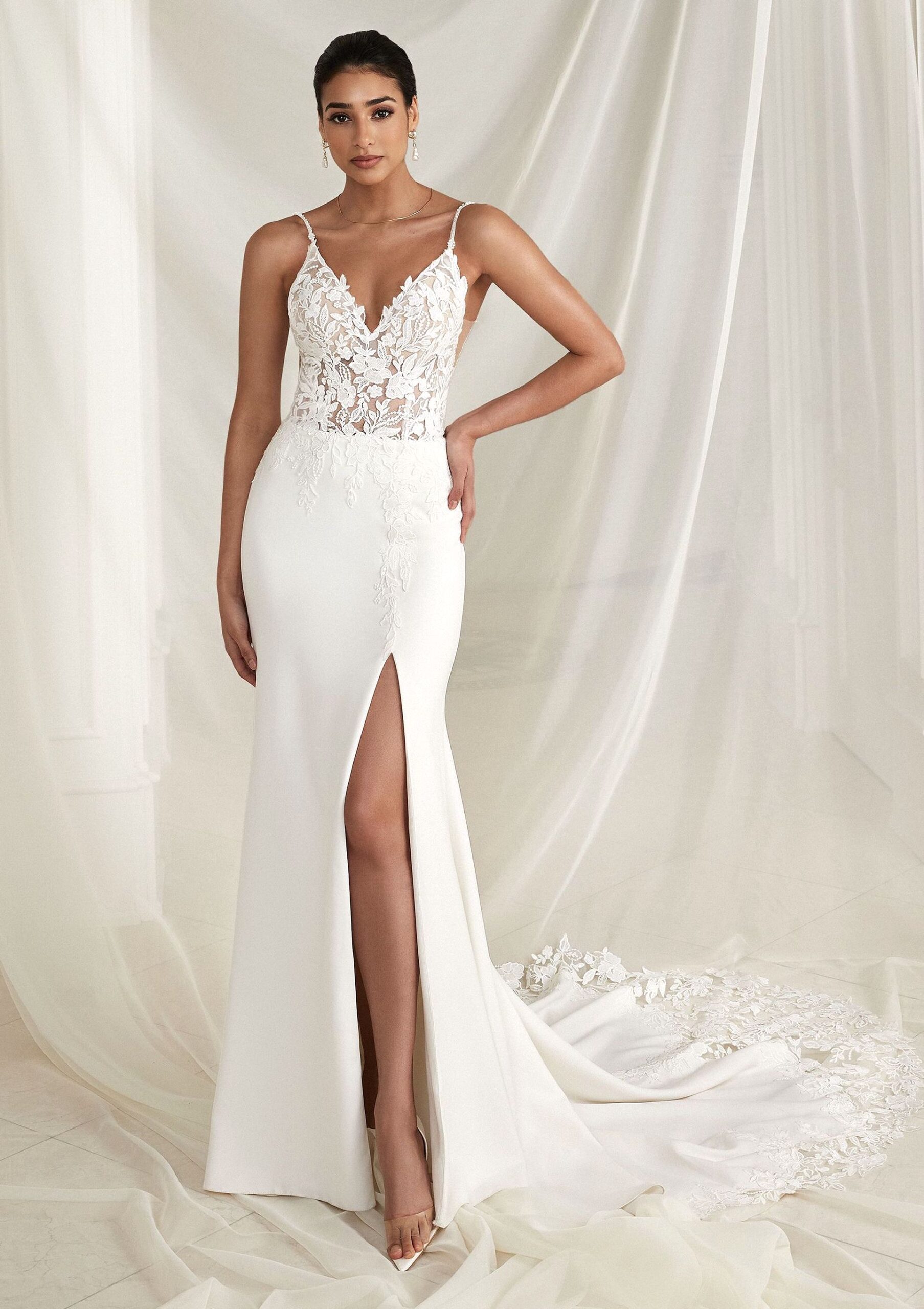 B12307 - Diva Bridal Boutique