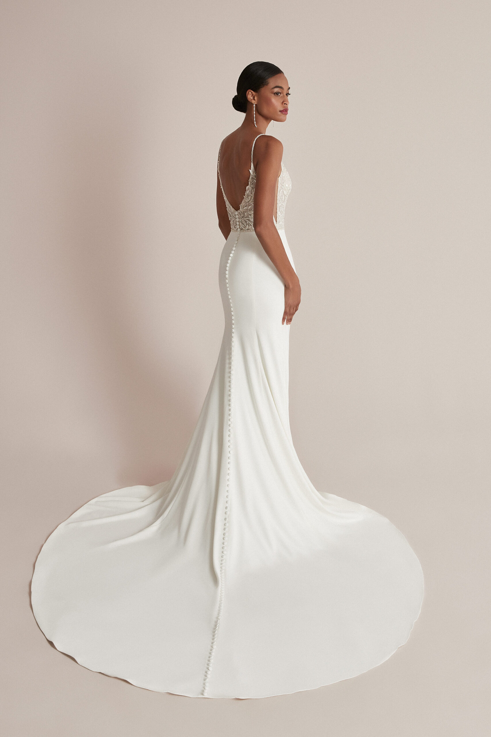 B12203 - Diva Bridal Boutique