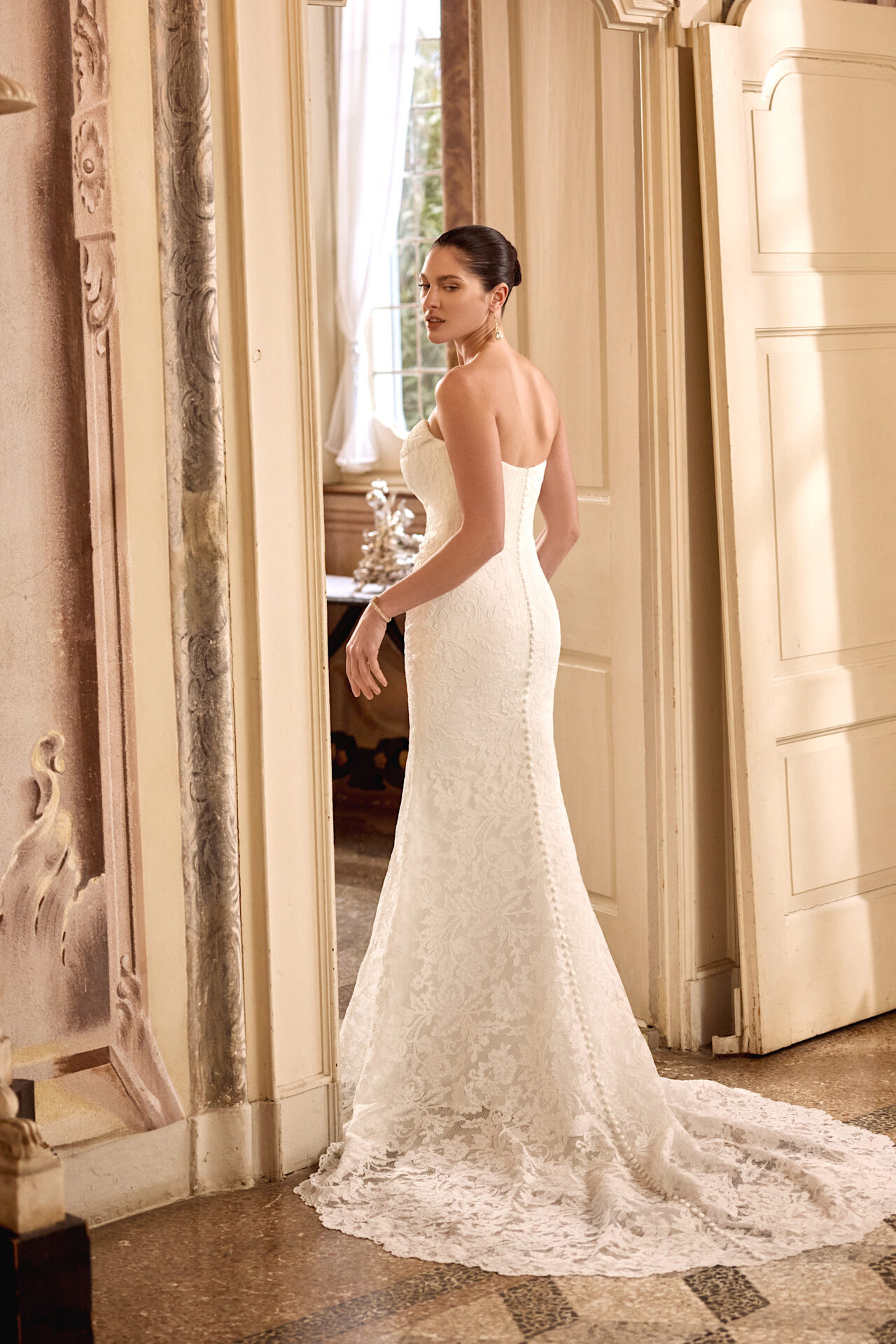 B12606 - Diva Bridal Boutique